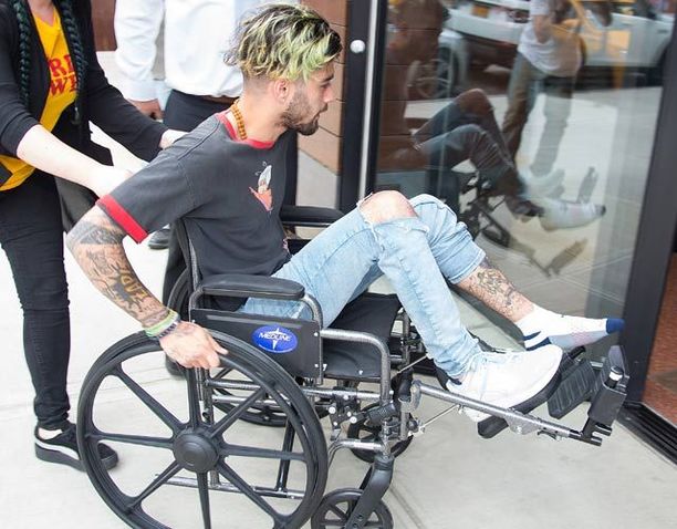 Celebrities In Wheelchairs 60 Photos - Moonagedaydream.film